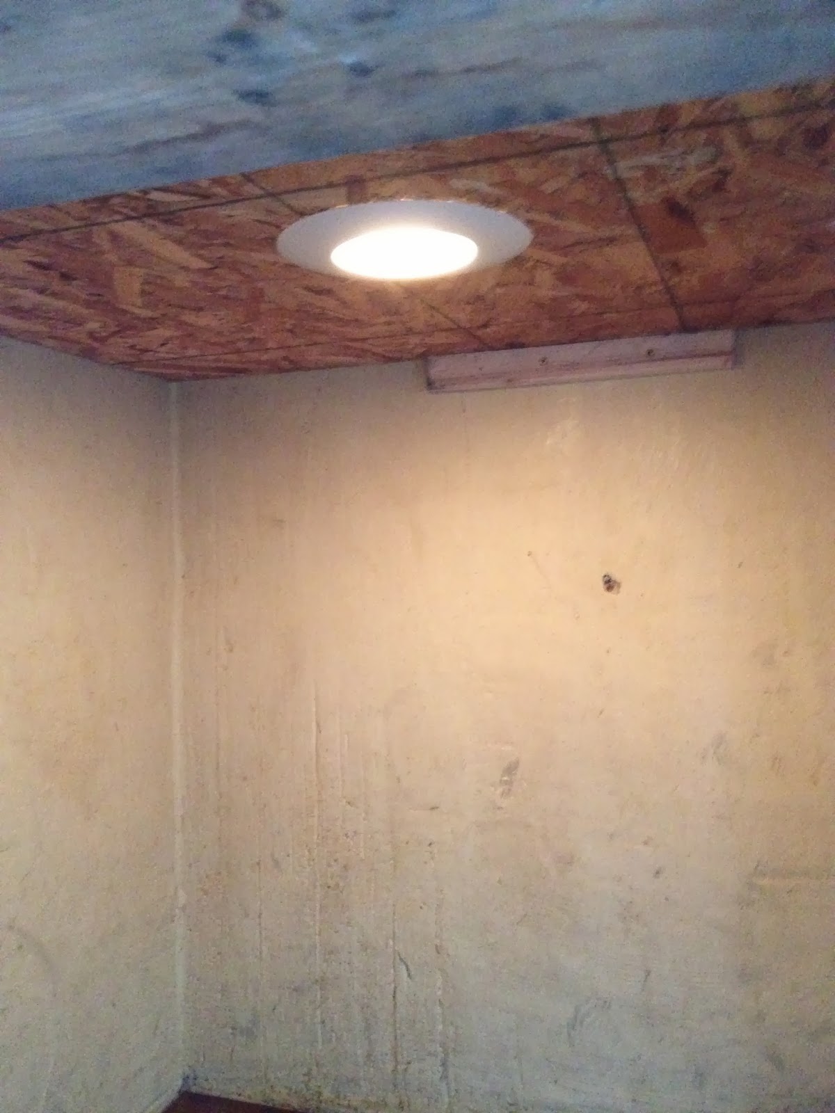 Shannon's Blog: DIY Built in Dog House